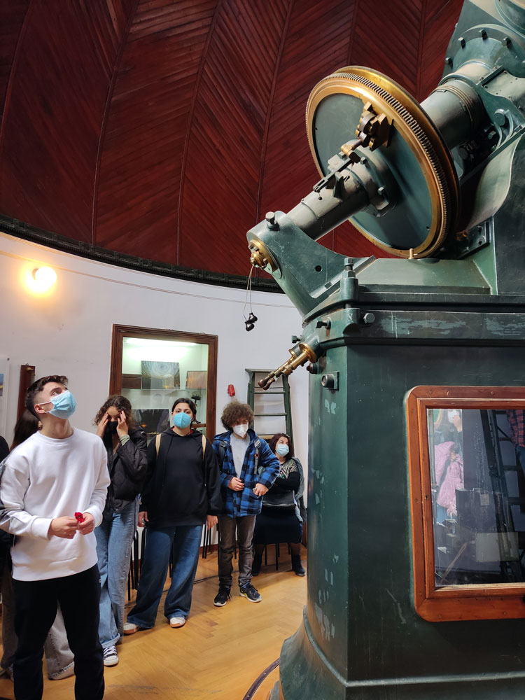 Επίσκεψη στο Εθνικό Αστεροσκοπείο / γ’ Γυμνασίου - Ελληνογαλλική Σχολή